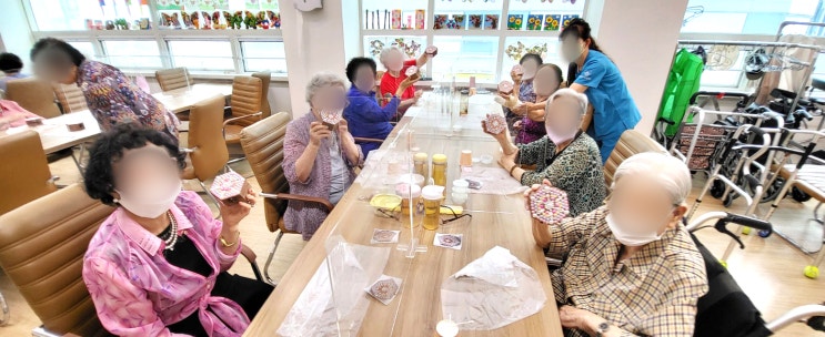 대전 주간보호센터 행복한실버케어 신체 활동 보석함 만들기 네이버 블로그