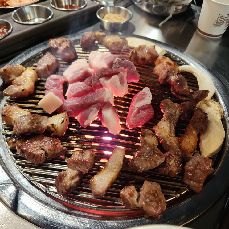남양주평내호평 맛집 호평동 고기집 연탄에 구워 먹는 삼겹살 목살 소금구이 맛집 돼지 삼촌 후기 네이버 블로그