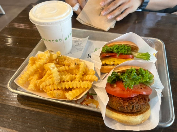 영등포 타임스퀘어 맛집 쉑쉑버거 슈룸버거 쉑버거 바닐라쉐이크 감자튀김 햄버거 수제버거 내돈내산 내돈내먹 후기 네이버 블로그