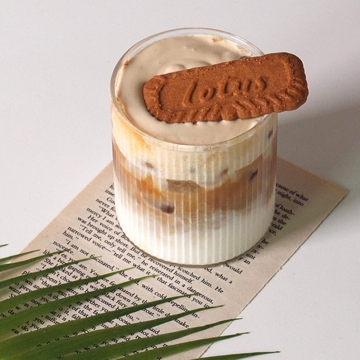 로투스 크림라떼 만들기🥨ㅣLotus cream latte recipeㅣ홈카페 레시피 : 네이버 블로그
