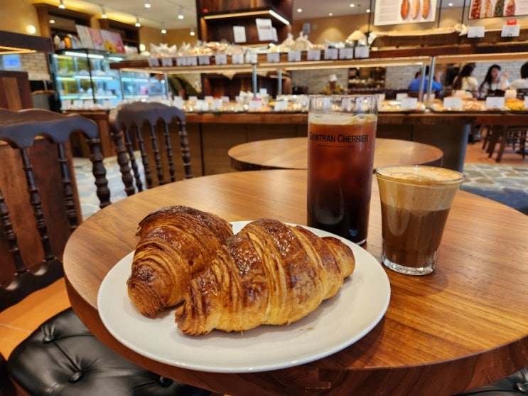 [곤트라쉐리에] 프랑스 크로아상 소금빵 맛집 여의도 베이커리 : 네이버 블로그