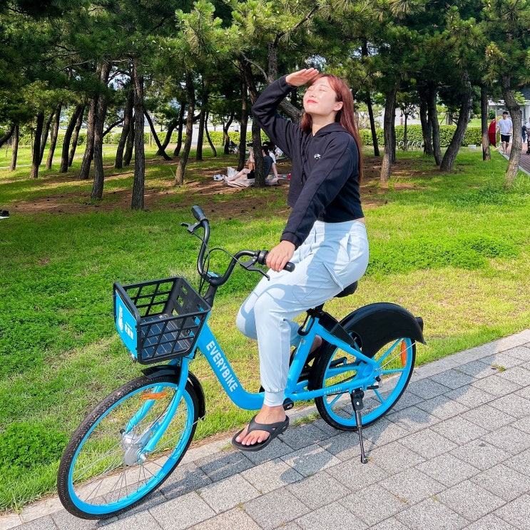 뮬라웨어 애슬레저룩 코디 카고 조거팬츠 크롭 후드티 데일리룩 네이버 블로그