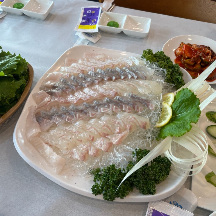 보령 대천 맛집 미가횟집 한화리조트 스카이라운지에 있어 대천해수욕장 뷰와 멋진 일몰을 볼 수 있고 스키다시가 많아 단체행사에도