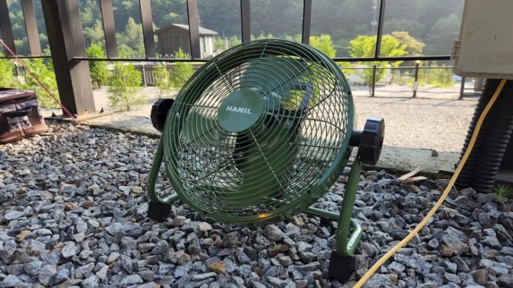 한여름 폭염 캠핑에서 꼭 필요한 장비 한일 무선 캠핑 선풍기 Ak200 카키색상 승용차 캠핑 네이버 블로그