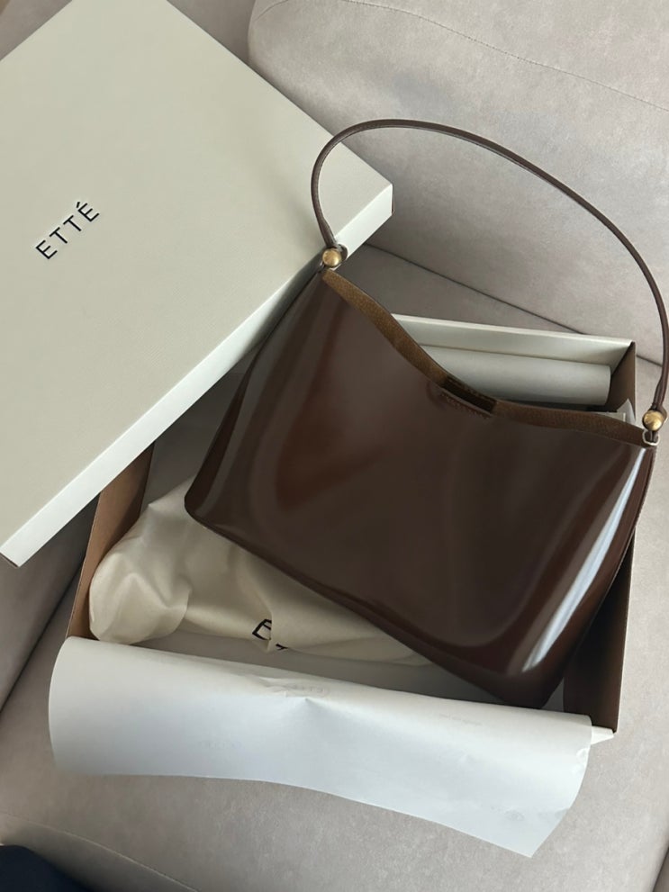 내돈내산/ Ette 에테 가방/올드머니룩_쇼퍼백 BER SHOPPER BAG PATENT 브라운 : 네이버 블로그