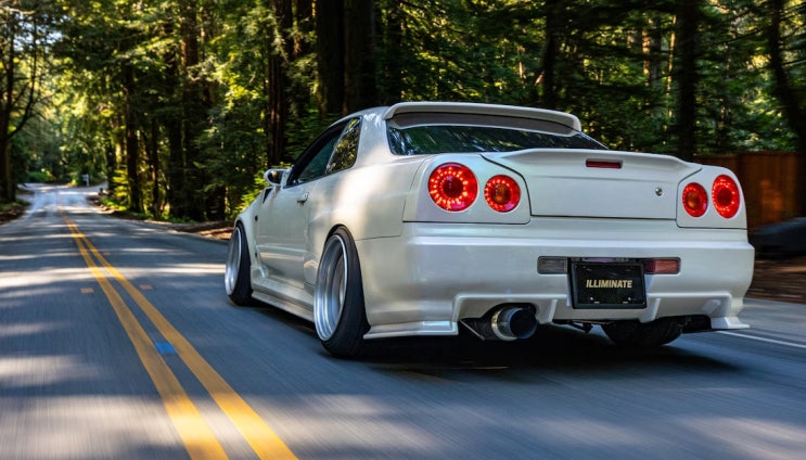 닛산 순혈주의를 포기한 별종, 스카이라인 R34 GT-Type R : 네이버 블로그