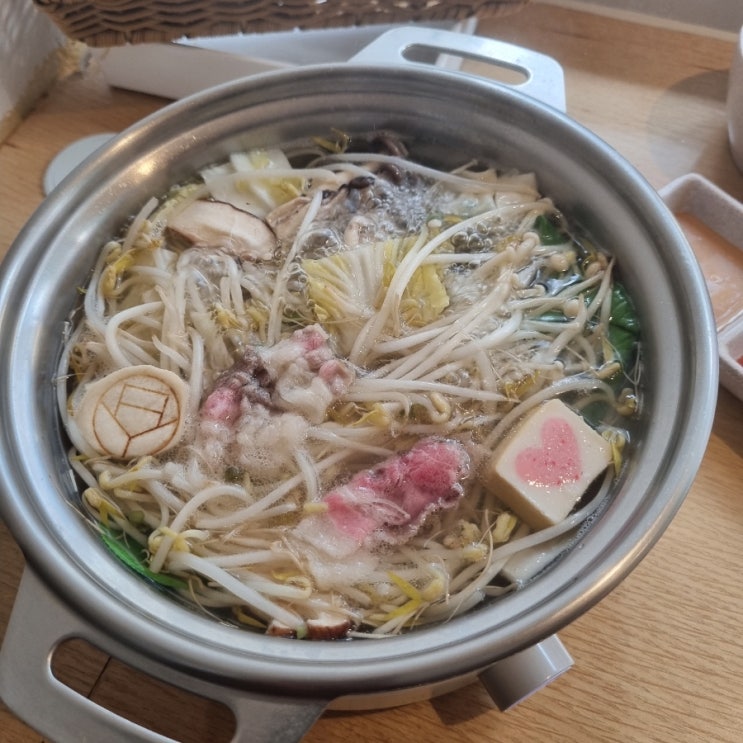 홍대입구역 혼밥 가능한 1인 샤브샤브 맛집 '샤브로 21 서교'에서 가성비 있게 먹고 왔습니다. : 네이버 블로그
