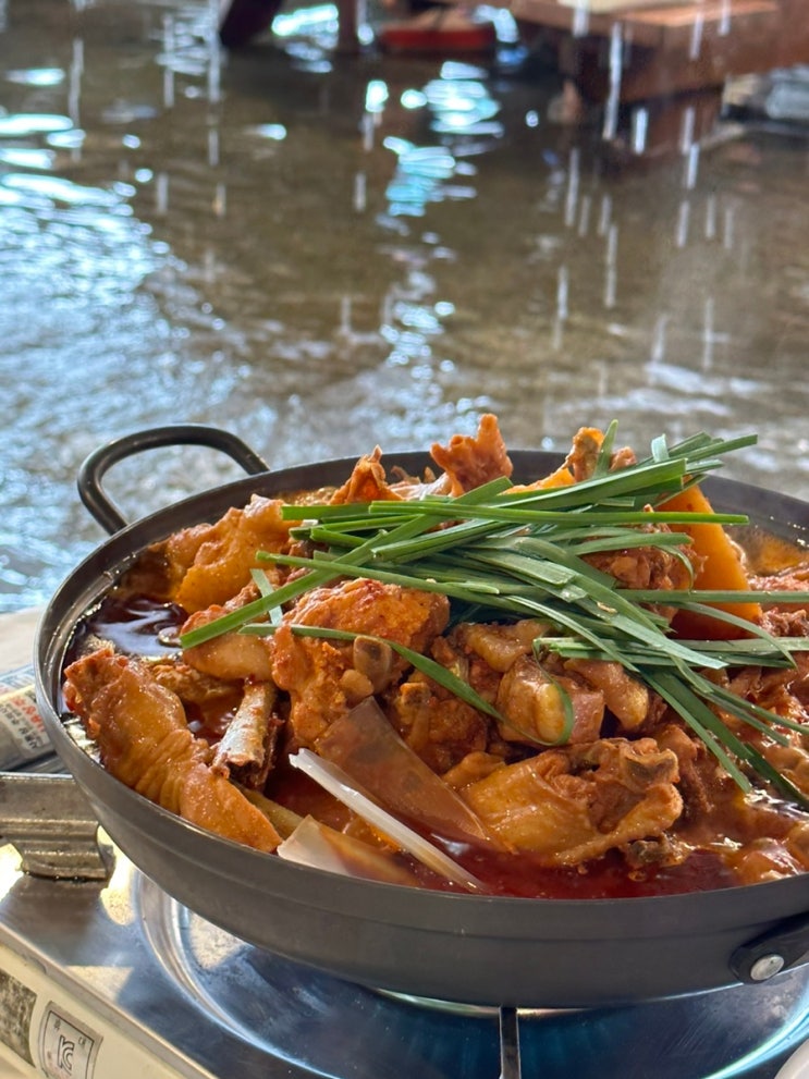 춘천여행 물 위에서 먹는 닭볶음탕 백숙 맛집 별장한방토종닭 네이버 블로그