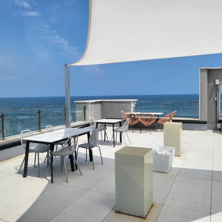 강릉 카페거리 카페추천:: 바다멍하기 좋은 발리코코넛 (내돈내산) : 네이버 블로그