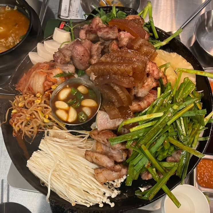 구워져서 나오는 서면 고깃집 심돈 돼지고기 모듬 한판 구이 네이버 블로그