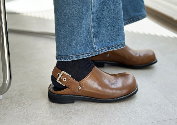 클로그 뮬 샌들 이이에 eee 페즈 투웨이 버클 clog 신발 코디 : 네이버 블로그