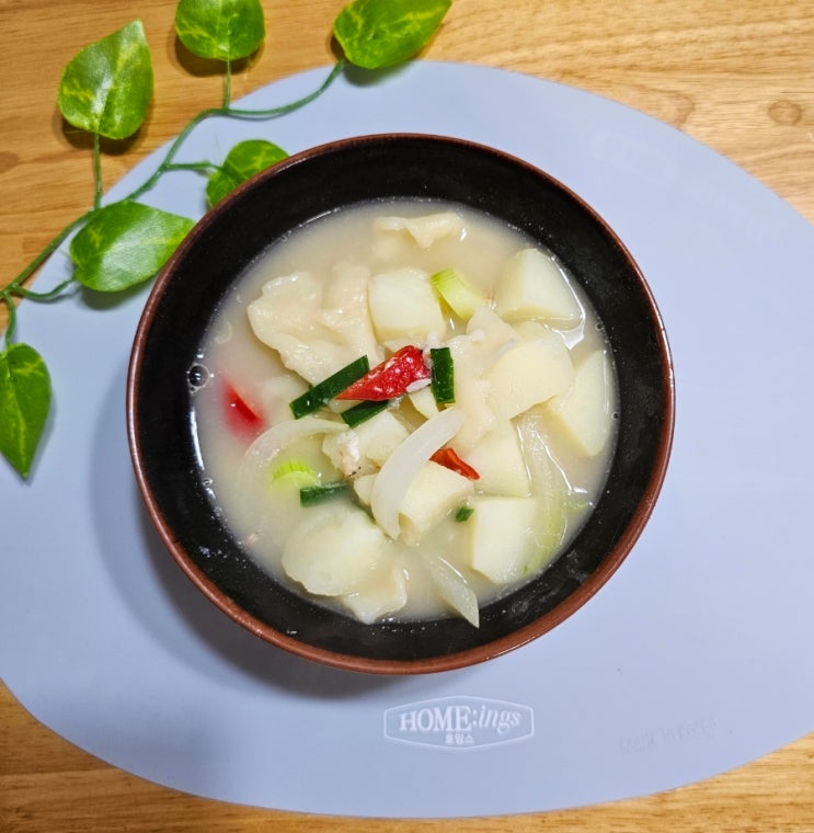 맑은 감자국 끓이는법 파근파근 감자요리 멸치육수 수제비 감자국 밥 없이도 한그릇 네이버 블로그