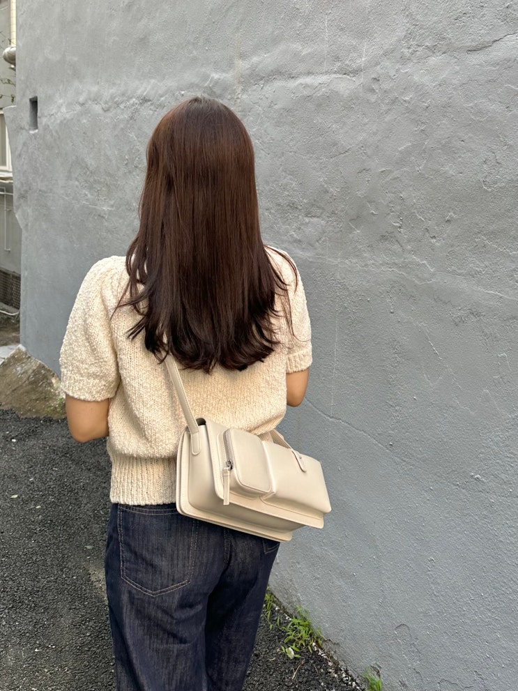 [엘바테게브] ELBATEGEV 브로드 포켓백 Broad Pocket Bag 페일 스톤 착용 후기 착샷 및 여자 디자이너브랜드 ...