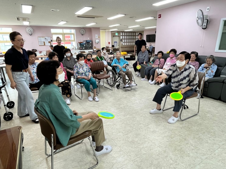 대구북구노인복지시설삼성주간보호 신체활동 프로그램 문어빨판 캐치볼 네이버 블로그