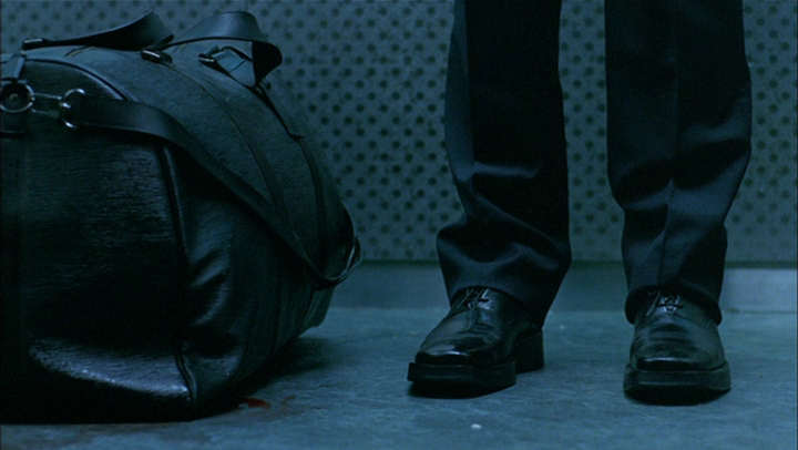 무미 건조하면서 불안함을 공포로서 전달하는 작품 : 네이버 블로그