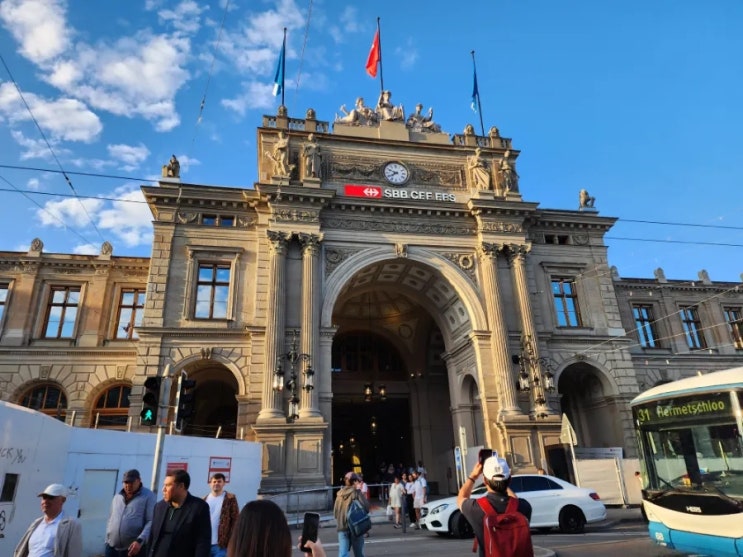 취리히 중앙역 열차탑승 루체른역 코인락커 짐보관 아치웨이(Torbogen Luzern) 루체른 여객선 터미널(Luzern ...
