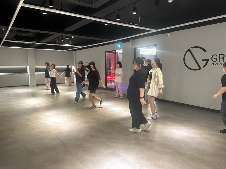 대구댄스학원 대구 성인 취미 댄스 학원 평일 오전반 트렌디한 취미생활 댄스로 다이어트와 스트레스를 해소하자
