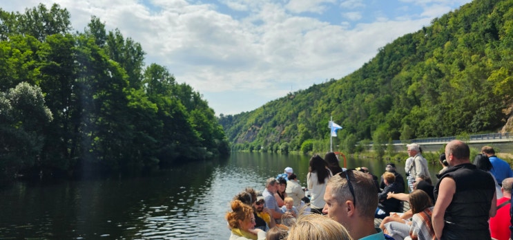 [체코여행/프라하] 블타바강 Vltava 요트 투어 (feat. 파머스마켓, Slapy) : 네이버 블로그