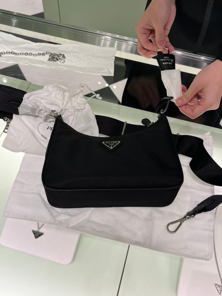 현대백화점 무역센터점 프라다 테수토 호보백 구매 후기 : 오프라인 시내면세점 혜택 소개 : 네이버 블로그