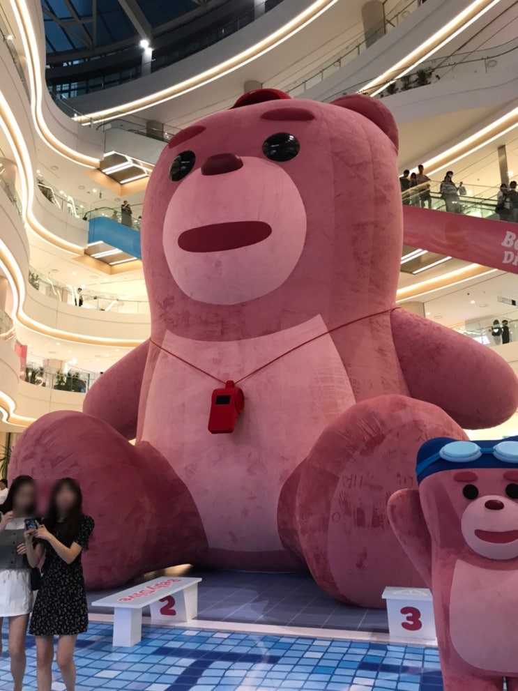 타임스퀘어벨리곰 팝업스토어벨리곰 다이브벨리곰 굿즈8월 27일 까지 진행벨리곰 보고 실내 수영장 기분내고벨리곰 굿도