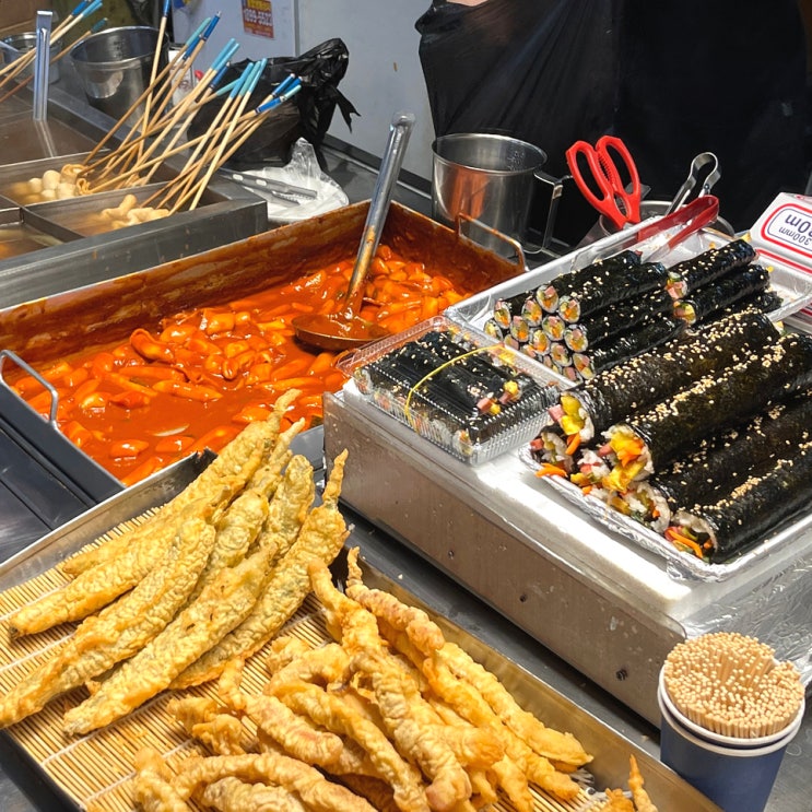 서울 놀만한곳 망원동 데이트 추천 핫플레이스 전통시장 마포 가볼만한곳 망원시장 먹거리 떡볶이 맛집 주차장 네이버 블로그
