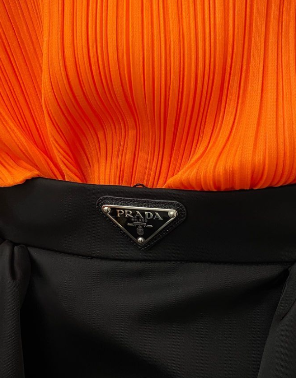 PRADA 프라다 신상 17%할인코드 직구! 패딩, 조끼, 시어링 뮬, 플랫 슈즈, 로퍼, 헤어 스크런치, 클레오백, 스웨터 ...