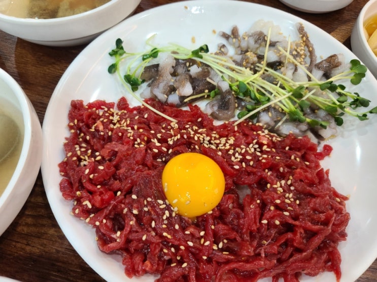 서울가볼만한곳 추천 광장시장 맛집투어 육회탕탕이와 빈대떡 모듬회 네이버 블로그