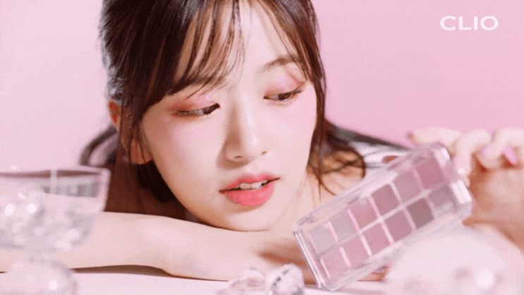 아이브(ive) 안유진 클리오(CLIO) 프로 아이 팔레트 에어(PRO EYE PALETTE AIR) 움짤(gif) 모음 ...