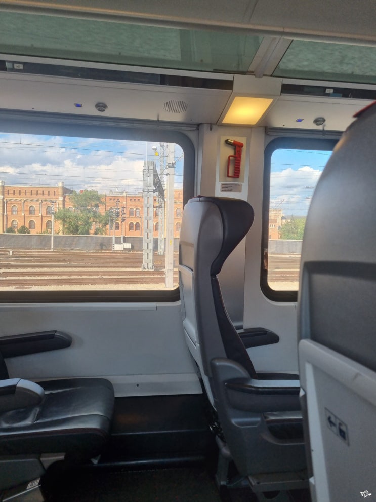 오스트리아 빈에서 프라하 OBB기차 Railjet RJ370 1등석 탑승 후기 | 물 공짜로 줍니다 : 네이버 블로그