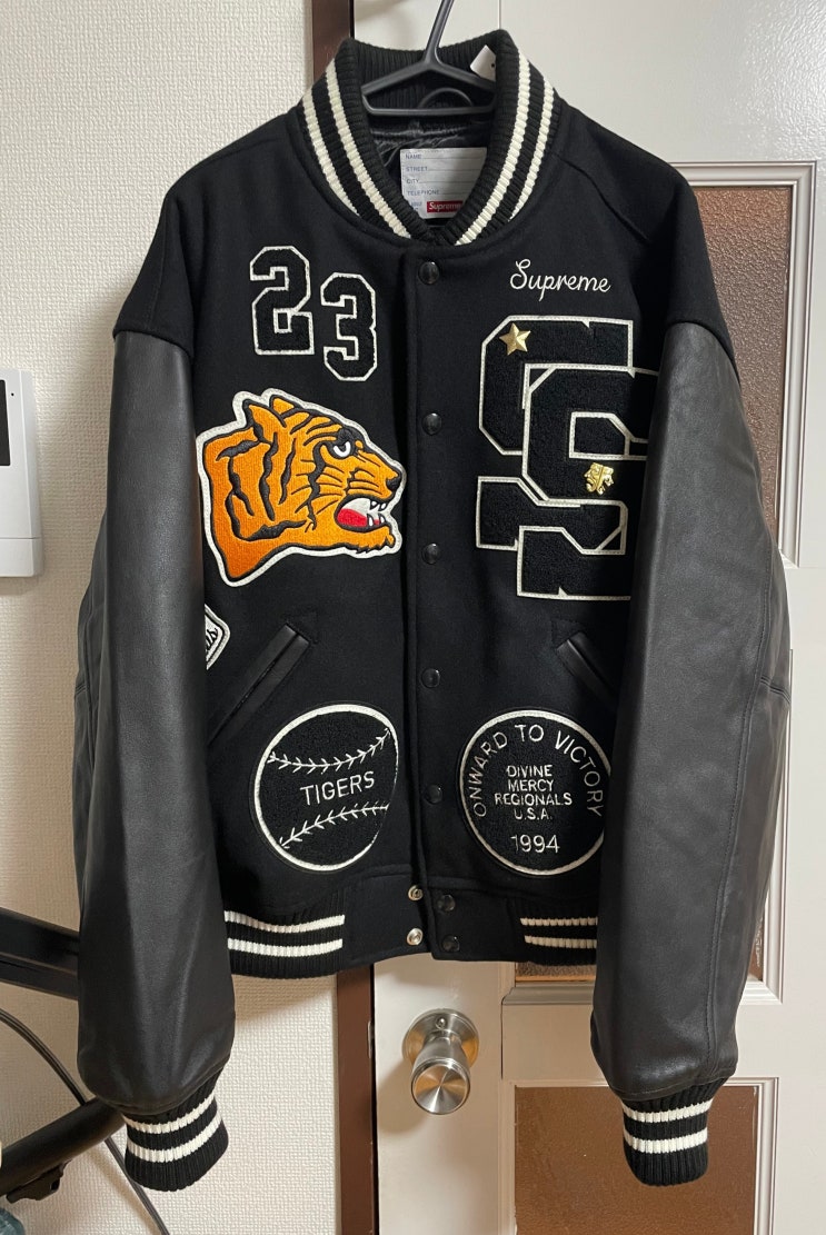 슈프림 타이거 바시티 자켓 블랙 - 23FW / Supreme Tiger Varsity Jacket Black - 23FW ...