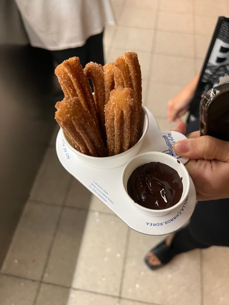 [한남동] 사람은 짱많은데, 기대만큼은 아니었던 보닐라츄러스 (Bonila a la vista) : 네이버 블로그