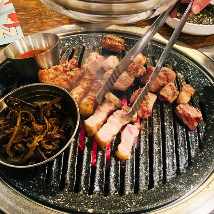 강남역 고깃집 두툼한 통삼겹 통목살 계란찜 김치전골 반갑다 하대포” 네이버 블로그