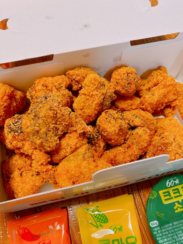 [60계치킨 크크크치킨] 크런치하고 고소한 후레이크가 뿌려진 솔직 후기 ㅋㅋㅋ : 네이버 블로그