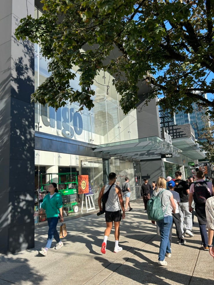 “Indigo” on Robson St. : 네이버 블로그