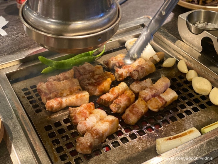 홍대입구합정 홍대 육지 고기 완전 맛있게 구워주는 홍대입구역 고기집에서 육즙팡팡 삼겹살 네이버 블로그