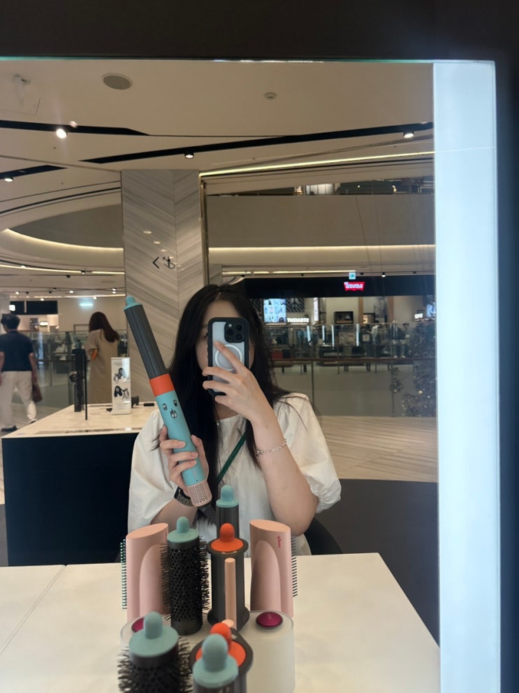 다이슨팝업스토어 신세계센텀시티몰 3층 다이슨부티크 에어랩 슈퍼소닉 세라믹팝 뉴 컬러 ㅣ 부산 해운대 센텀시티 백화점 실내 데이트
