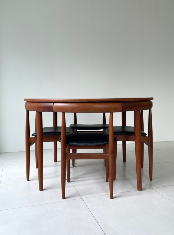 한스올센 다이닝 테이블세트 (확장형) • 𝗛𝗮𝗻𝘀 𝗢𝗹𝘀𝗲𝗻 𝗥𝗼𝘂𝗻𝗱 𝗗𝗶𝗻𝗻𝗶𝗻𝗴 𝗧𝗮𝗯𝗹𝗲 : 네이버 블로그