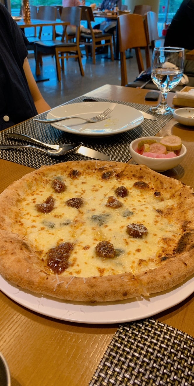 국립중앙박물관 맛집 박물관 내 식당 분위기 좋은 이태리 레스토랑 거울못 식당 피자 토마토 파스타 샐러드로 저녁식사