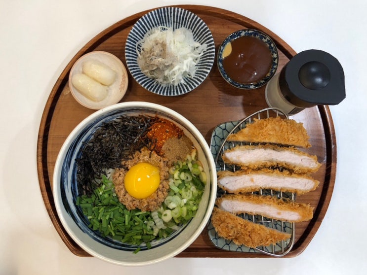 중구필동 푸짐한 한 상 차림 충무로역맛집 돈카츠and마제소바 추천 동국대맛집 충무로맛집 네이버 블로그