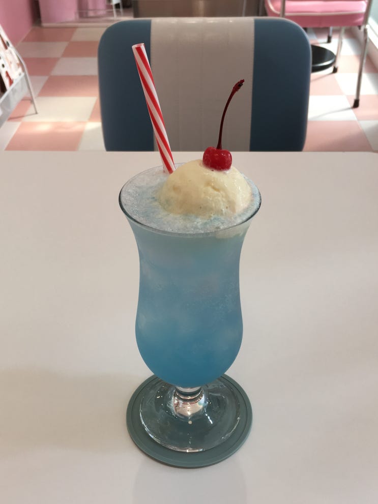 60년대 미국 컨셉의 상수디저트 홍대케이크 카페 :: 레슬리 스위츠 : 네이버 블로그