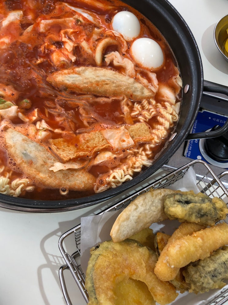 [대구 맛집] 동성로 분식 즉석떡볶이 ‘압구정 떡볶이’ : 네이버 블로그