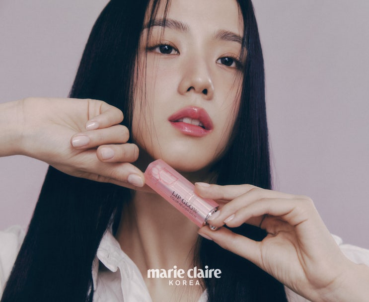 디올 글로벌 앰버서더 지수 메이크업 화보 속 디올 뷰티 선물 추천 디올 립스틱 어딕트 립 글로우 루즈 디올 포에버 스틱