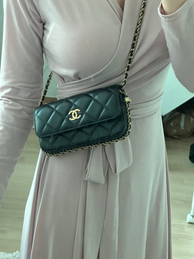 샤넬 신상 퀼팅 미니 체인백 플랩 폰홀더 블랙 AP3529 롯데백화점 본점 구입 후기랑 착샷 요즘은 오픈런 웨이팅 안해요 ...