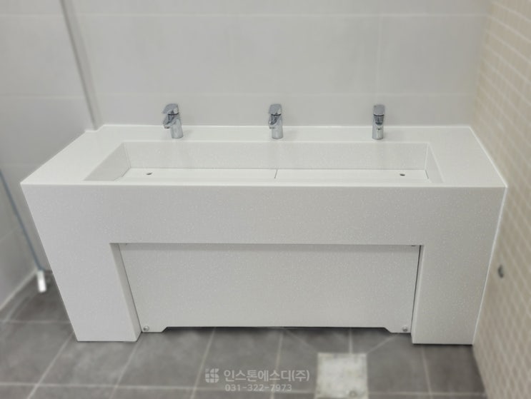대전 초등학교 인테리어 현장 다인양치대 복도양치대 일체형세면대 맞춤 제작 설치기 롯데스타론 페블프러스트 Pf812