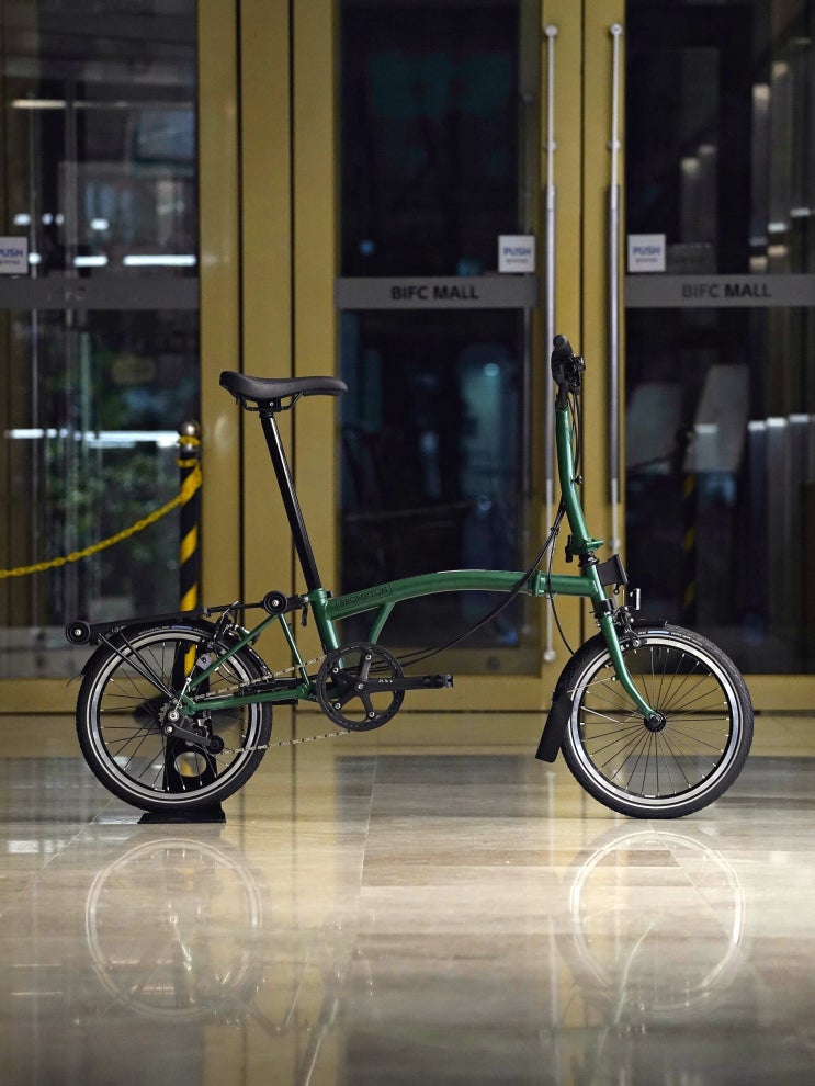 브롬톤 C라인 레이싱그린 6단 짐받이 M바 미니벨로 접이식 자전거 입고 : 네이버 블로그