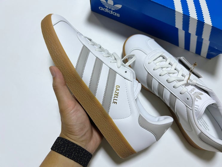 아디다스 가젤 화이트 그레이 270사이즈 착용샷 실물 후기 무난한 색감에 코디가 쉬운 가젤 스니커즈 IG3508 : 네이버 블로그