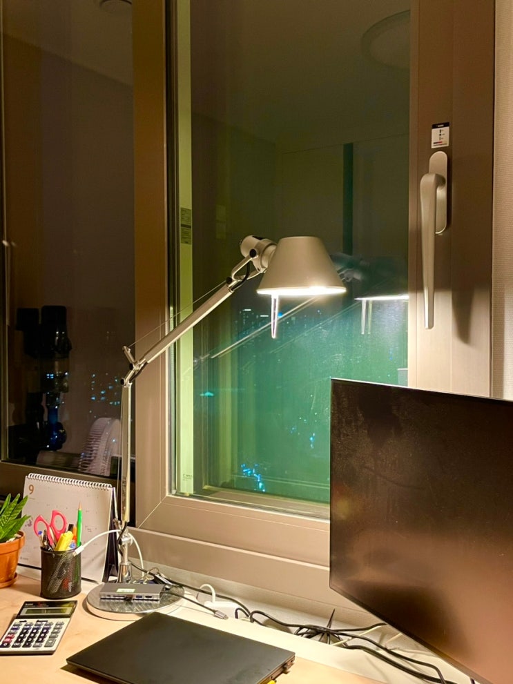 책상 조명 추천 | “아르떼미데 톨로메오 미니” : 네이버 블로그