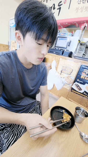 신평이씨 부자가 열일하고 난 후에 먹는 북촌손만두의 맛은?? : 네이버 블로그