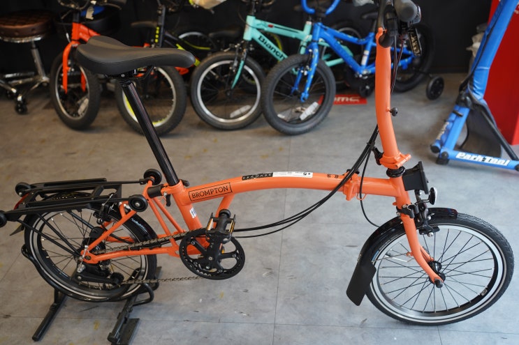 [별내 자전거] 브롬톤(Brompton) C 라인 익스플로어 with 랙 - 미드 핸들바 출고 소식 : 네이버 블로그