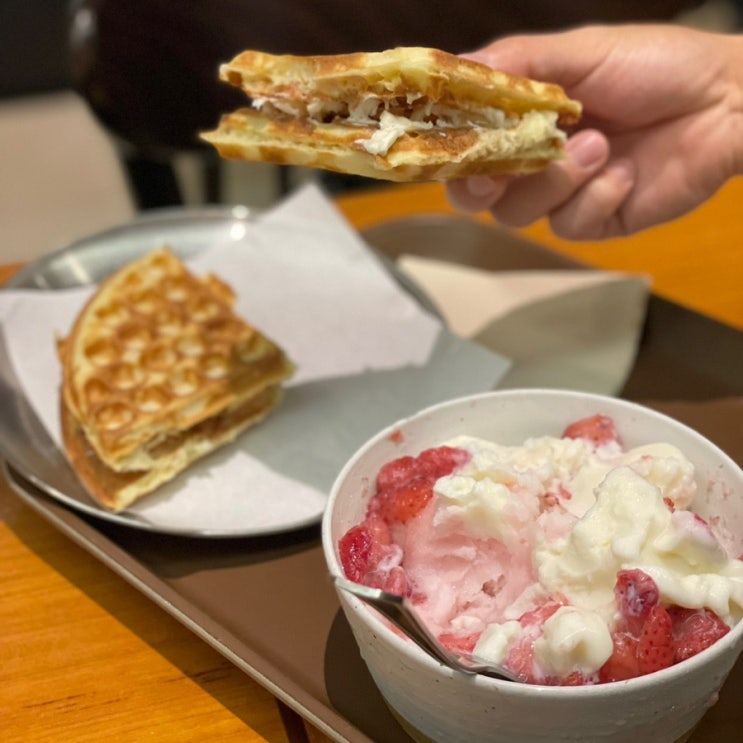 숙대 와플하우스 딸기빙수 맛집ㅣ주말 웨이팅 있어요 : 네이버 블로그
